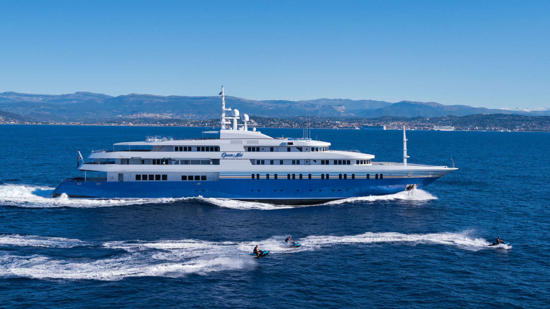 Queen Miri Yacht Refit | Queen Miri Boat Refit | Amico & Co